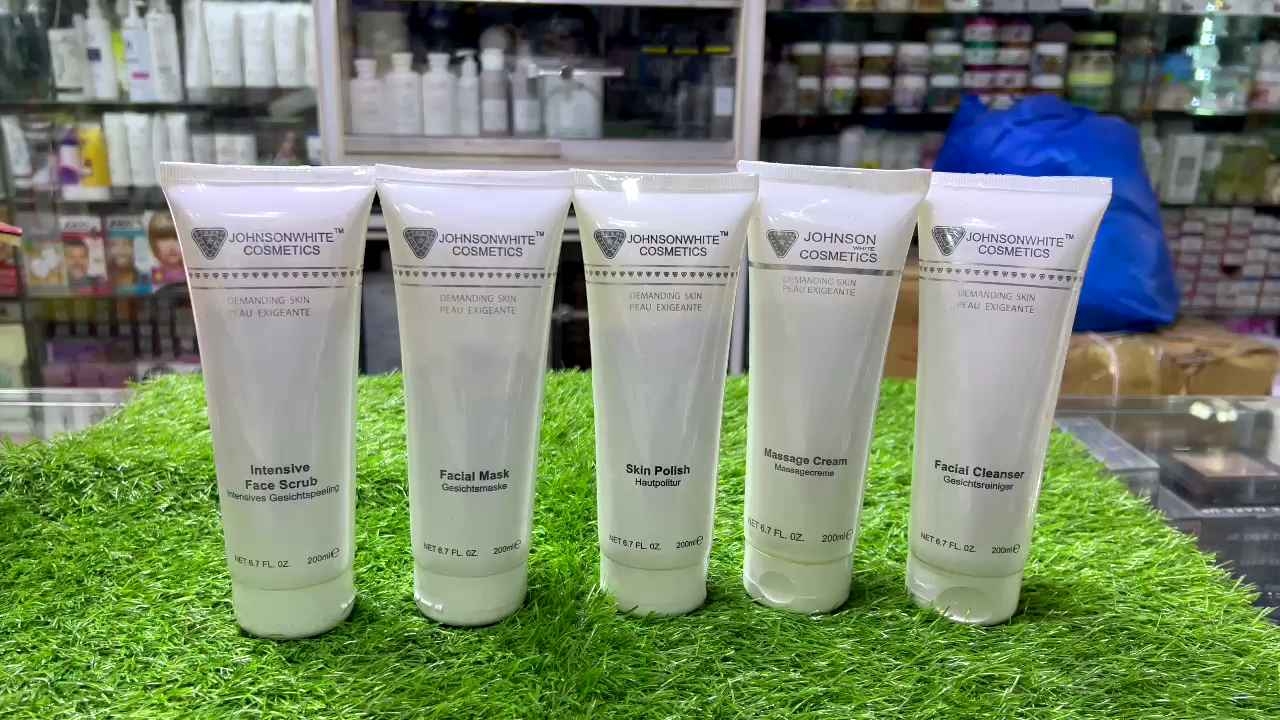 johnson Whitening Facial kit 5 piece set 200ml | Daraz.pk