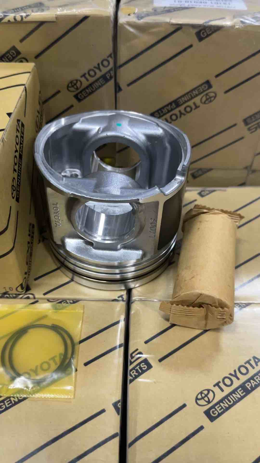 ลูกสูบ พร้อมสลัก TOYOTA แท้100% ลูกสูบ VIGO 3000 1KD 2KD (STD) 13101 ...