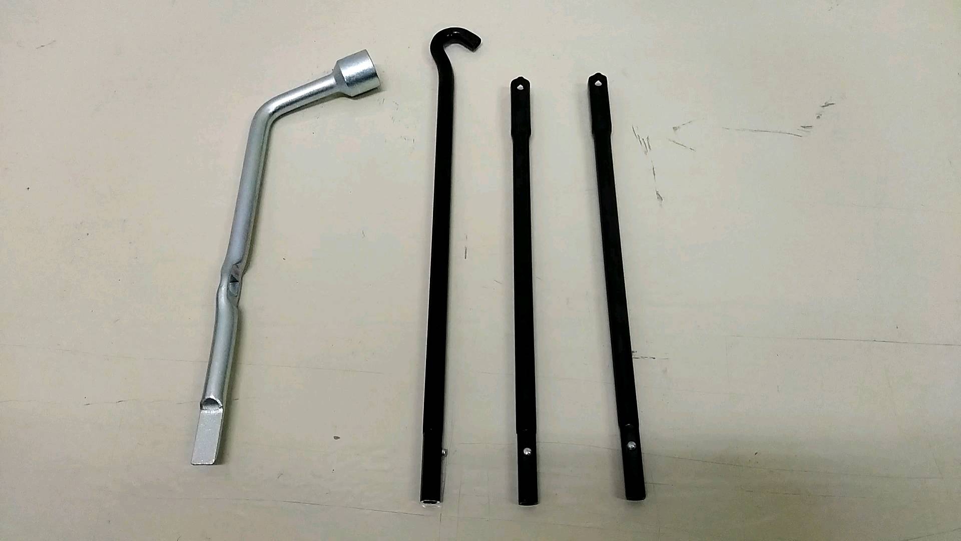 Paket Kunci Roda 21 mm & Kunci Ban Serep Toyota Fortuner & Kijang ...